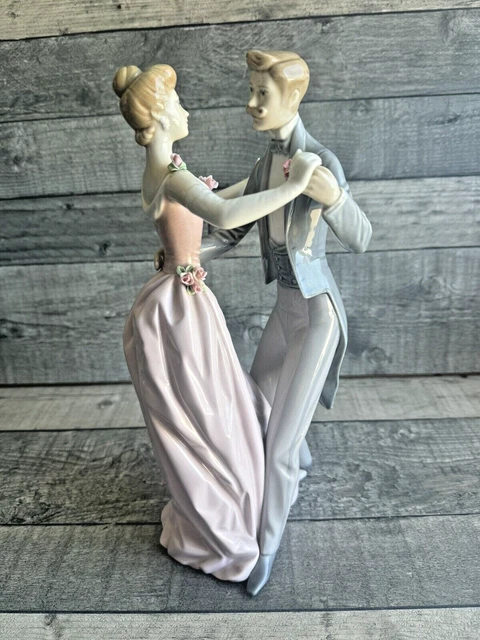 VINTAGE LLADRO DAISA 1978 Anniversary Waltz Dance Couple Dancing Mint ...