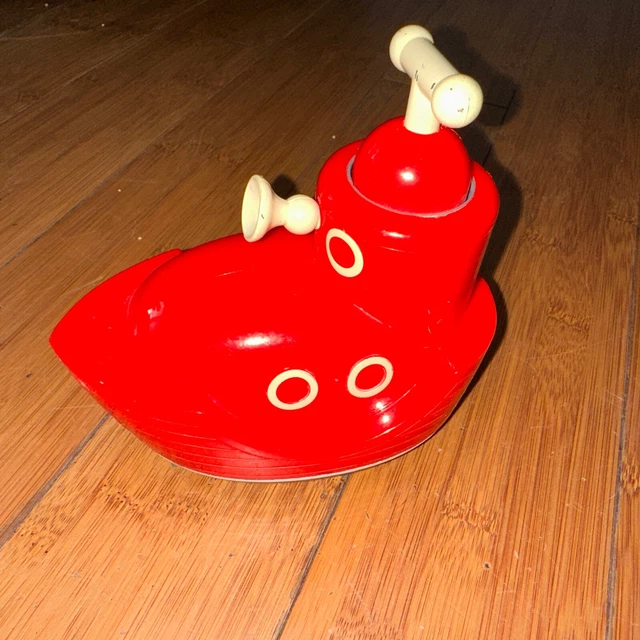 CBEEBIES GOLDEN BEAR Twirlywoos Big Red Boat Bath Toy Squirter £18.00 ...