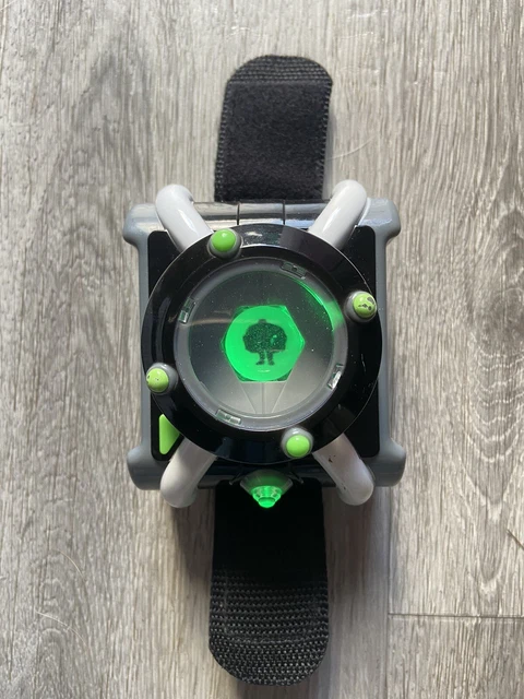 BEN 10 ULTIMATE Omnitrix Deluxe Watch FX Lights & Sounds Toy BANDAI ...