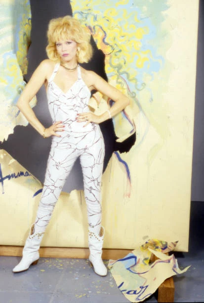 SINGER ACTRESS TELEVISION presenter Amanda Lear poses for a ph 1978 Old ...