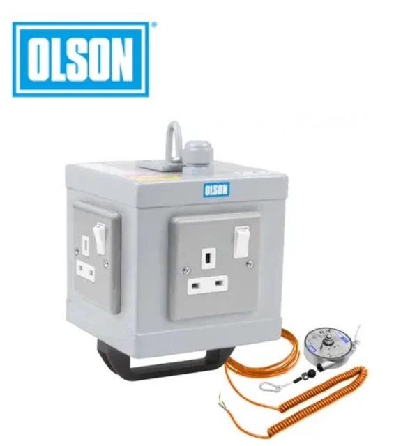 OLSON 4 WAY 13A Switched Metal Clad Socket Suspended Retractable ...