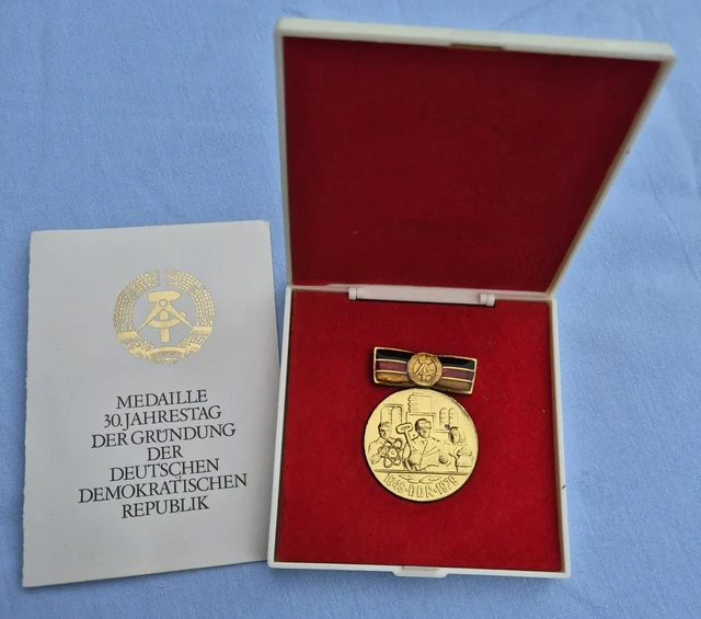 DDR-MEDAILLE &40. JAHRESTAG der DDR" mit Verleihungsurkunde#23 EUR 7,25 ...