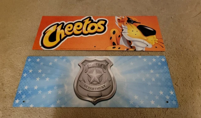 PANNEAUX D'AFFICHAGE DU grand magasin Spirit Halloween Cheetos et ...