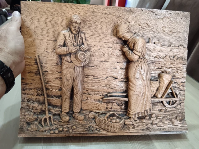 ANCIEN TABLEAU EN bois sculpté en relief C A MORAND d'après l'angélus ...