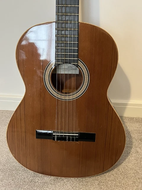 CUENCA CLASSICAL GUITAR - Model 10 with hard case £182.72 - PicClick UK
