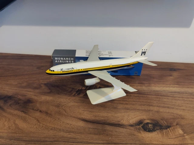 MONARCH AIRLINES AIRBUS A300 Vintage Plastic Aircraft Model 1:250 Scale ...