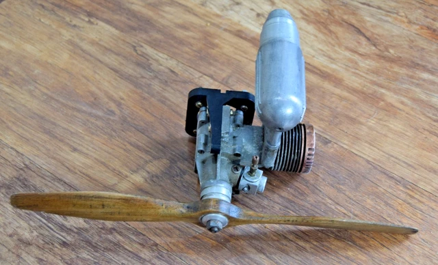 VINTAGE RC AIRPLANE Engine and Propellor Prop Radio Controlled Plane ...