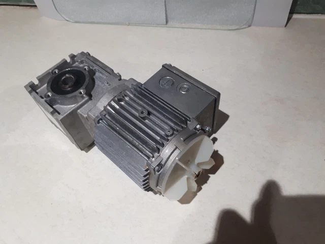 SEW EURODRIVE WA10 DT56L4 Reduction Gearbox 1300/127 230/400V 50Hz £175 ...