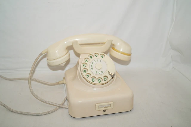 HAGENUK W49 IVORY Bakelite 50s Wall Table Dial Telephone Decoration £37 ...