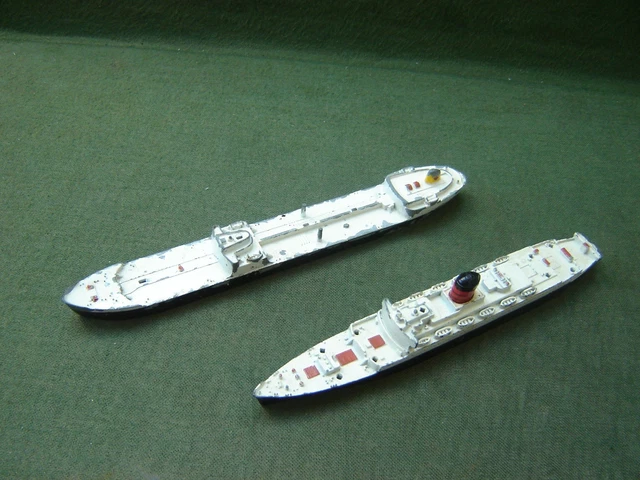 VINTAGE TRI-ANG MINIC Ships Model No M710 RMS Sylvania & M732 SS ...