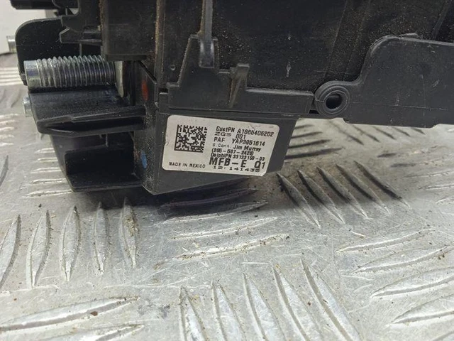 MERCEDES-BENZ GLE W166 A1665405202 Bloc de Fusible 2.10 Diesel 150kw ...