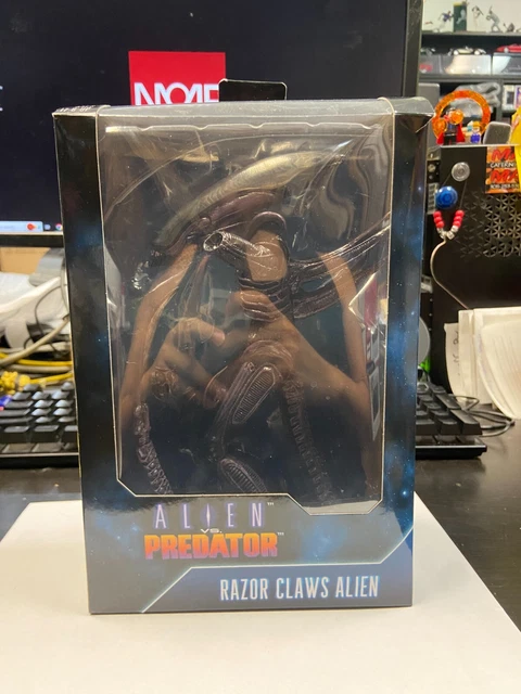 ALIEN VS PREDATOR Movie Deco Alien 7 inch Razor Claws by Neca USED AND ...