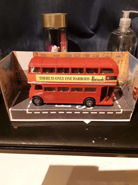 CLASSIC ERA 1990S London Transport Livery Routemaster Bus 61083 Harrods ...
