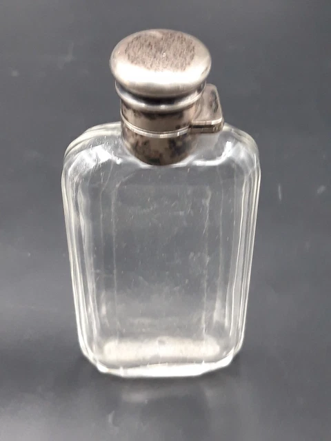 FLASQUE À ALCOOL en Cristal avec son Bouchon en Argent massif, Poinçon ...