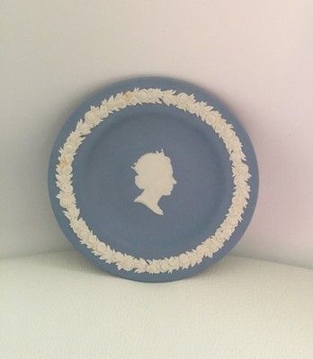 WEDGWOOD JASPERWARE QUEEN Elizabeth II 60th Birthday Commemorative Plate £10.00 - PicClick UK