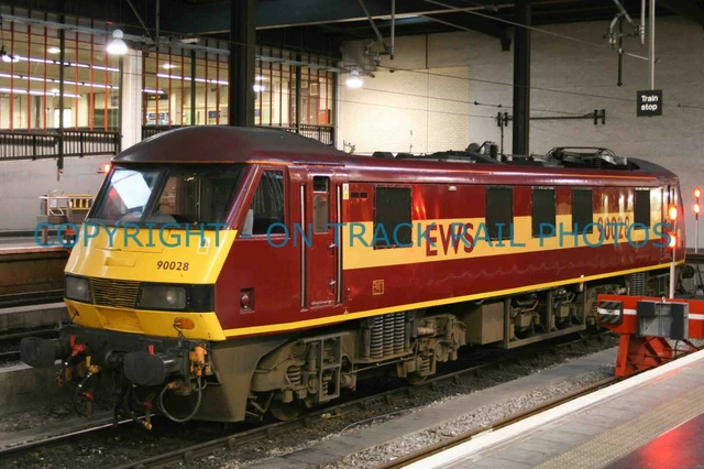 UK RAILWAY PHOTOGRAPH Of Class 90 90028. Rm90-126 £1.70 - PicClick UK