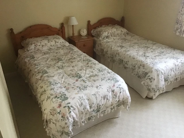 SINGLE BEDS WITH mattress used £150.00 - PicClick UK