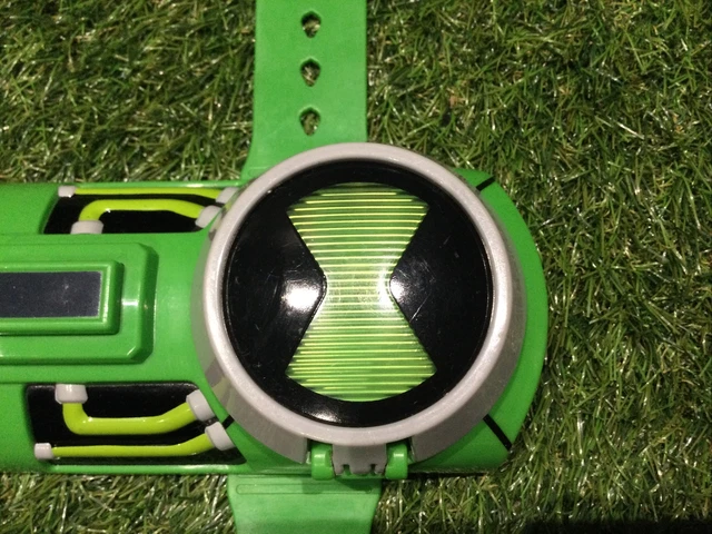BEN 10 ULTIMATE Alien Ultimatrix Watch Omnitrix 2010 Bandai Deluxe £14. ...