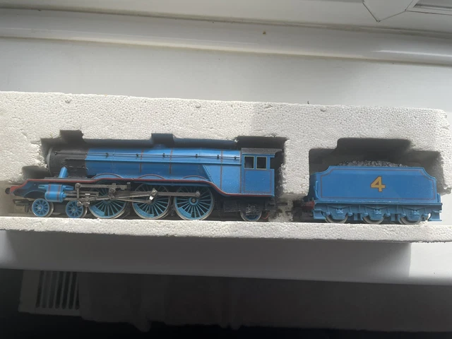 HORNBY THOMAS & Friends - Gordon The Big Blue Engine - R383 £130.00 ... HORNBY THOMAS & Friends - Gordon The Big Blue Engine - R383 £130.00 ...