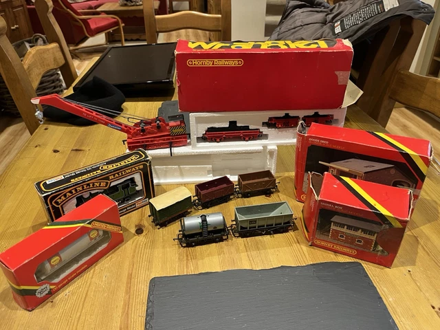 HORNBY TRIANG ROLLING stock, buildings, tank engine and Model Railway ...