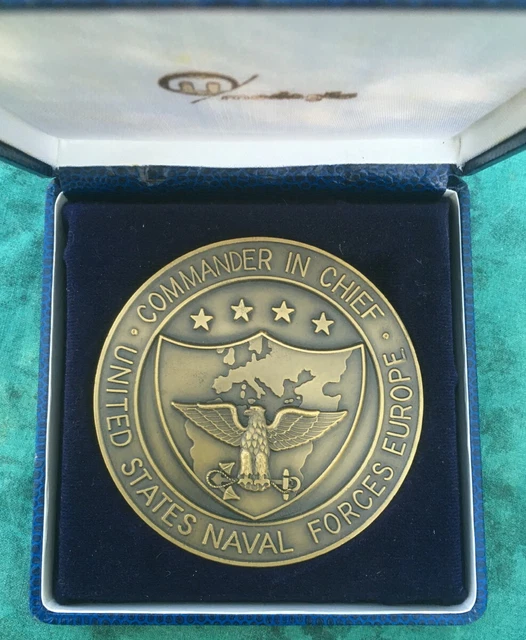 MEDAILLE COMMANDER IN Chief United States Naval Forces Europe EUR 35,00 ...