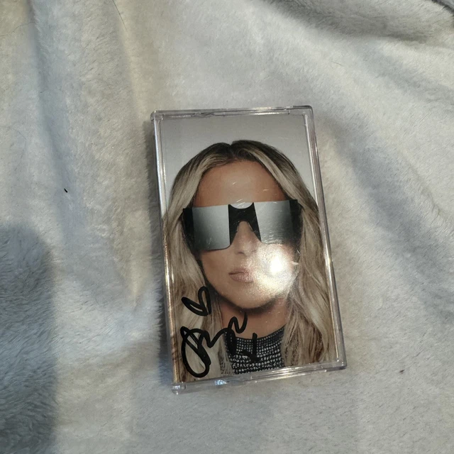VGC HAND SIGNED Cassette Album Faye Steps What The Future Holds + Badge ...