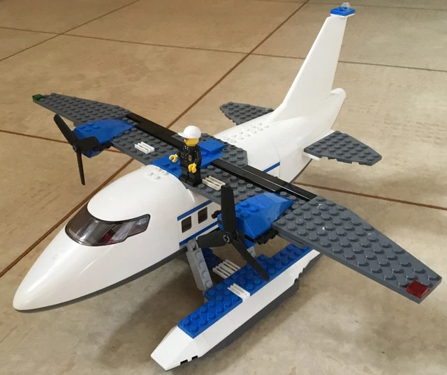 LEGO CITY POLICE Pontoon/Float Plane With Police Minifigure/Pilot ...