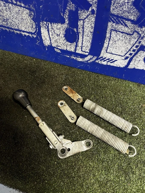 COUNTAX WILLIAMS WF1-600H Ride On Lawn Mower Control Lever And Springs ...