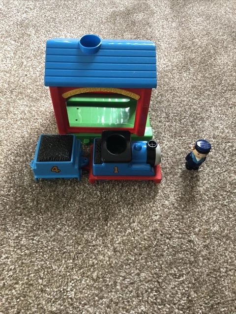 THOMAS THE TANK Engine My First Thomas Moving Train With Driver, Shed ...