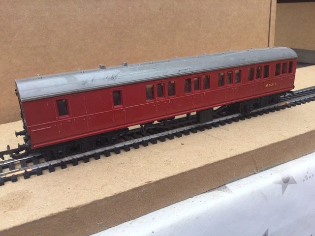 TRIANG 99 GUAGE, R120 Red Suburban Brake Coach, No Parts missing. No ...