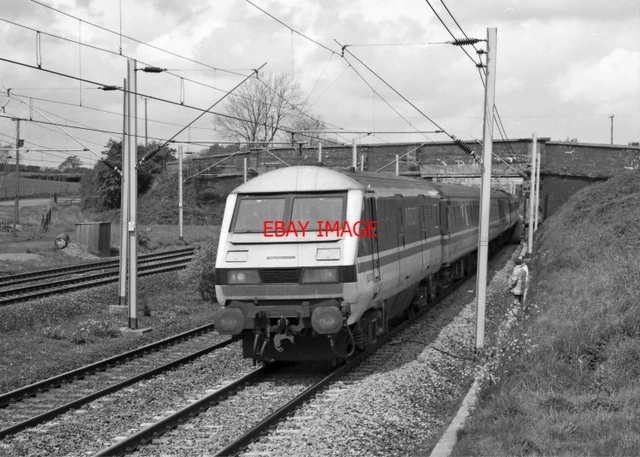 PHOTO CLASS 82 Loco On Wcml 1996 £1.85 - PicClick UK