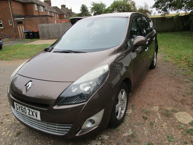 RENAULT GRAND SCENIC Dy-Ique 7 Seater People Carrier in Bronze. £1,450. ...