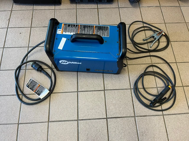 MILLER MULTIMATIC 215 Auto-Set Multiprocess Welder EUR 1.648,44 ...