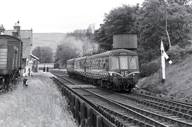 PHOTO BR BRITISH Railways Diesel Multiple Unit at Robin Hood's Bay £1. ...