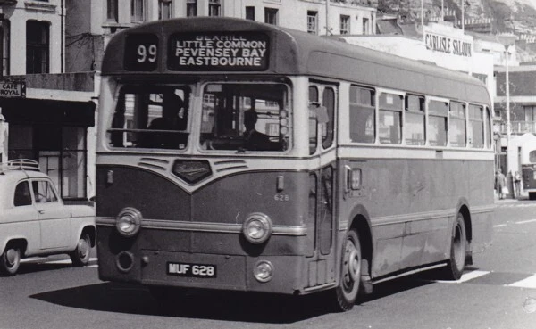 BUS PHOTO SOUTHDOWN Leyland Tiger Cub MUF 628 Hastings Route 99 £0.99 ...