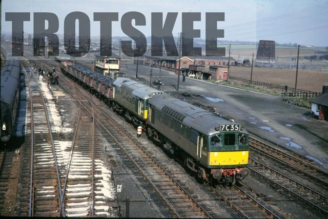 35MM SLIDE BR British Railways Diesel Loco Class 25 D5243 1964 Original ...