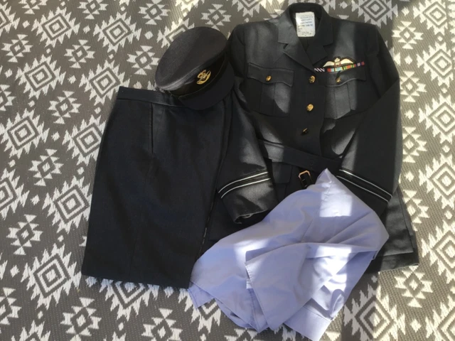 VINTAGE WW2 RAF Flight Lieutenant Uniform with Pilot’s Wings Goodwood ...