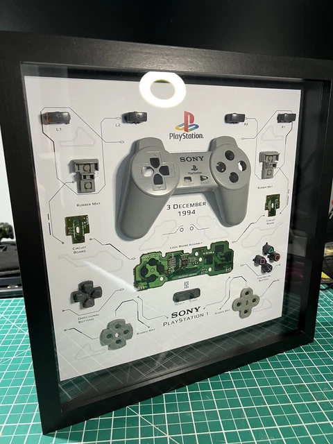 SONY PLAYSTATION 1 Controller Teardown in shadow box display EUR 203,30 ...
