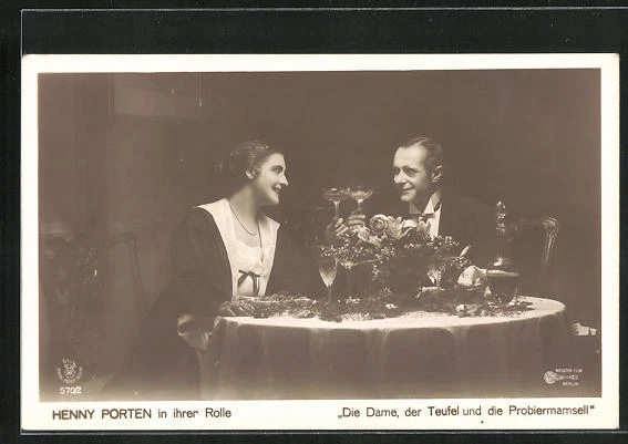 CARTOLINA SCENA DEL film da Die Dame, der Teufel und die Probiermamsell, Henny Porten EUR 6,00 ...