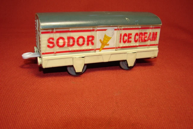 THOMAS & FRIENDS Trackmaster Motorized Sodor Ice Cream Boxcar 10" Long ...