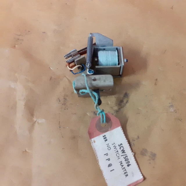 AIRCRAFT PARTS AVRO VULCAN COCKPIT MASTER SWITCH £5.50 - PicClick UK