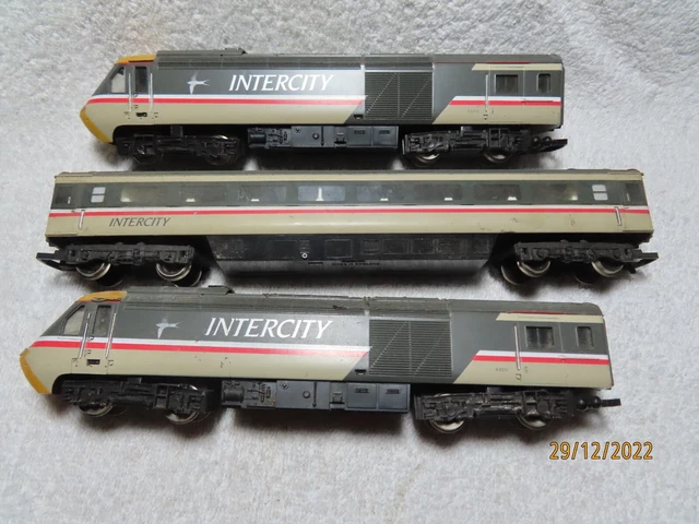 HORNBY INTERCITY 125 Swallow Livery Power Car Coach And Dummy # £45.00 ...