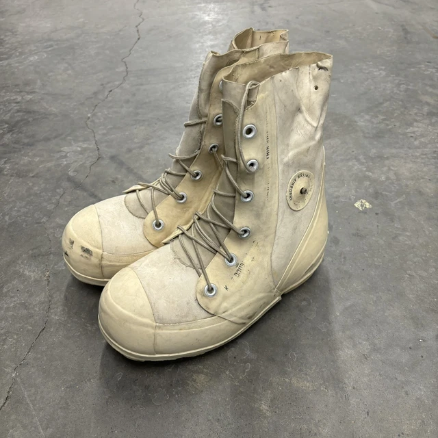VINTAGE MILITARY EXTREME Cold Weather Bunny Mickey Mouse White Boots ...