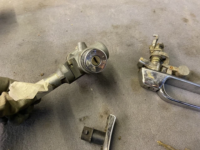 MERCEDES BENZ SL / SLC Steering lock with key R107 / W107 1974 Ignition ...