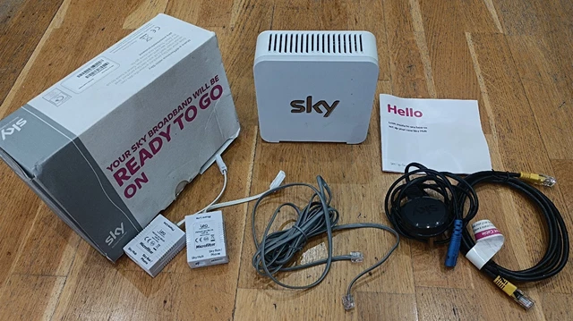 SKY HUB SR-101 modem router Internet wireless WiFi a banda larga bianco ...
