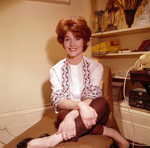 BRITISH ACTRESS ADRIENNE Corri In London In 1964 OLD PHOTO £5.65 ...