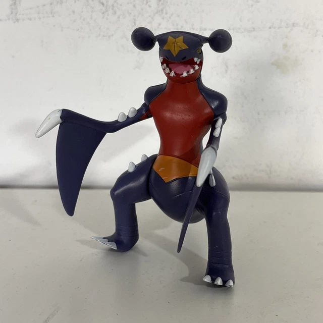 GARCHOMP - POKÉMON Deluxe Action Battle Feature Wicked Cool Toys Figure ...