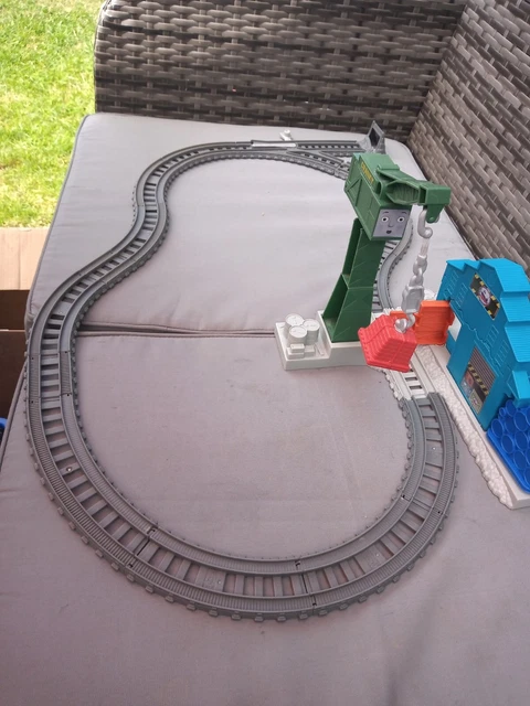 THOMAS AND FRIENDS Trackmaster Demolition at the Docks Set £6.99 ...