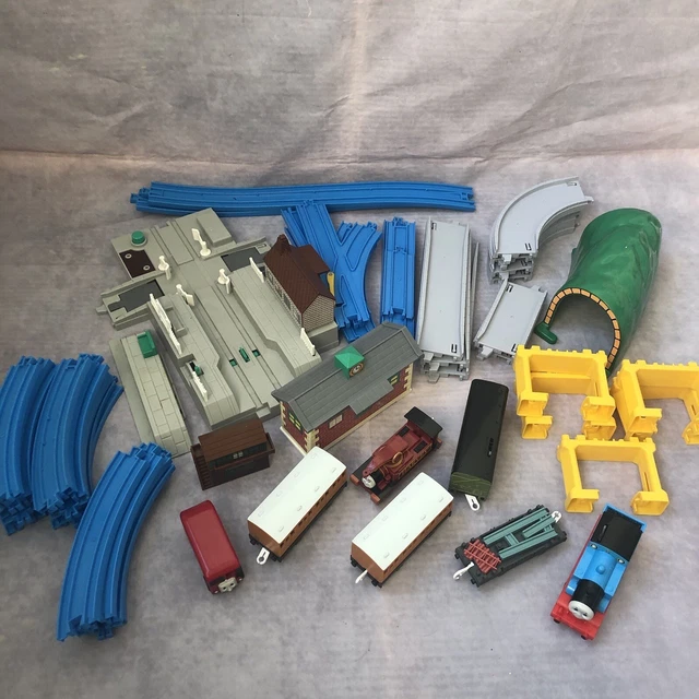TOMY TOMICA THOMAS The Tank Engine Trackmaster THOMAS AND BERTIE extras ...