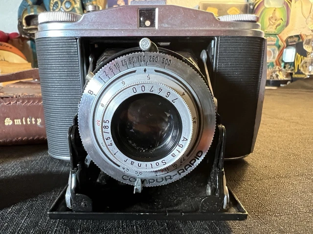 AGFA VENTURA 66 Deluxe Isolette W/Self Timer Solinar 1:4.5 Lens Vinatge ...